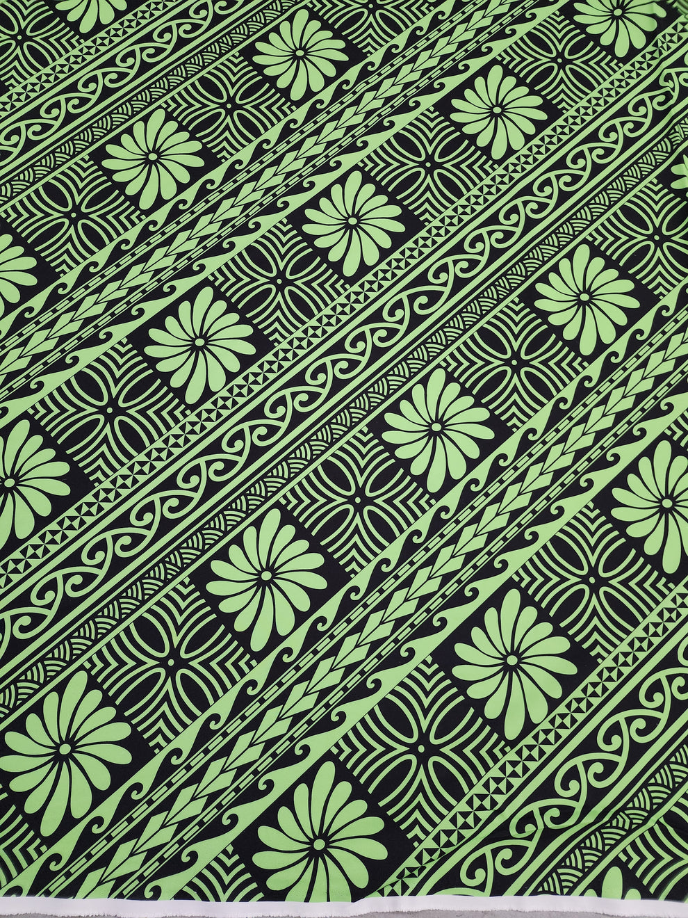 Polynesian Design #169 Green and Black – Tokouso Fabrics