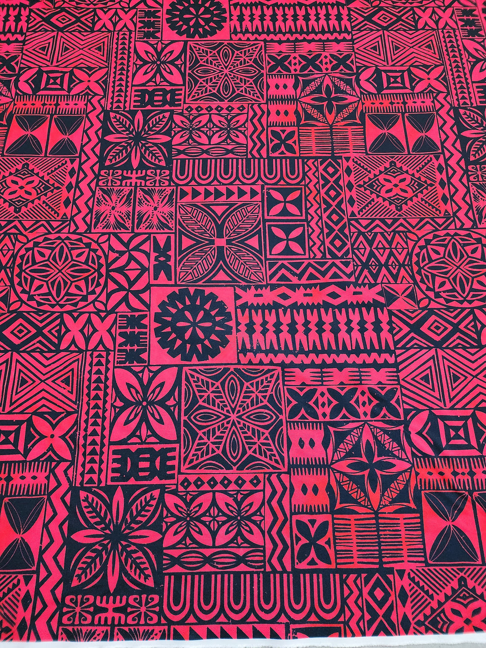Polynesian Design #159 Red and Black – Tokouso Fabrics