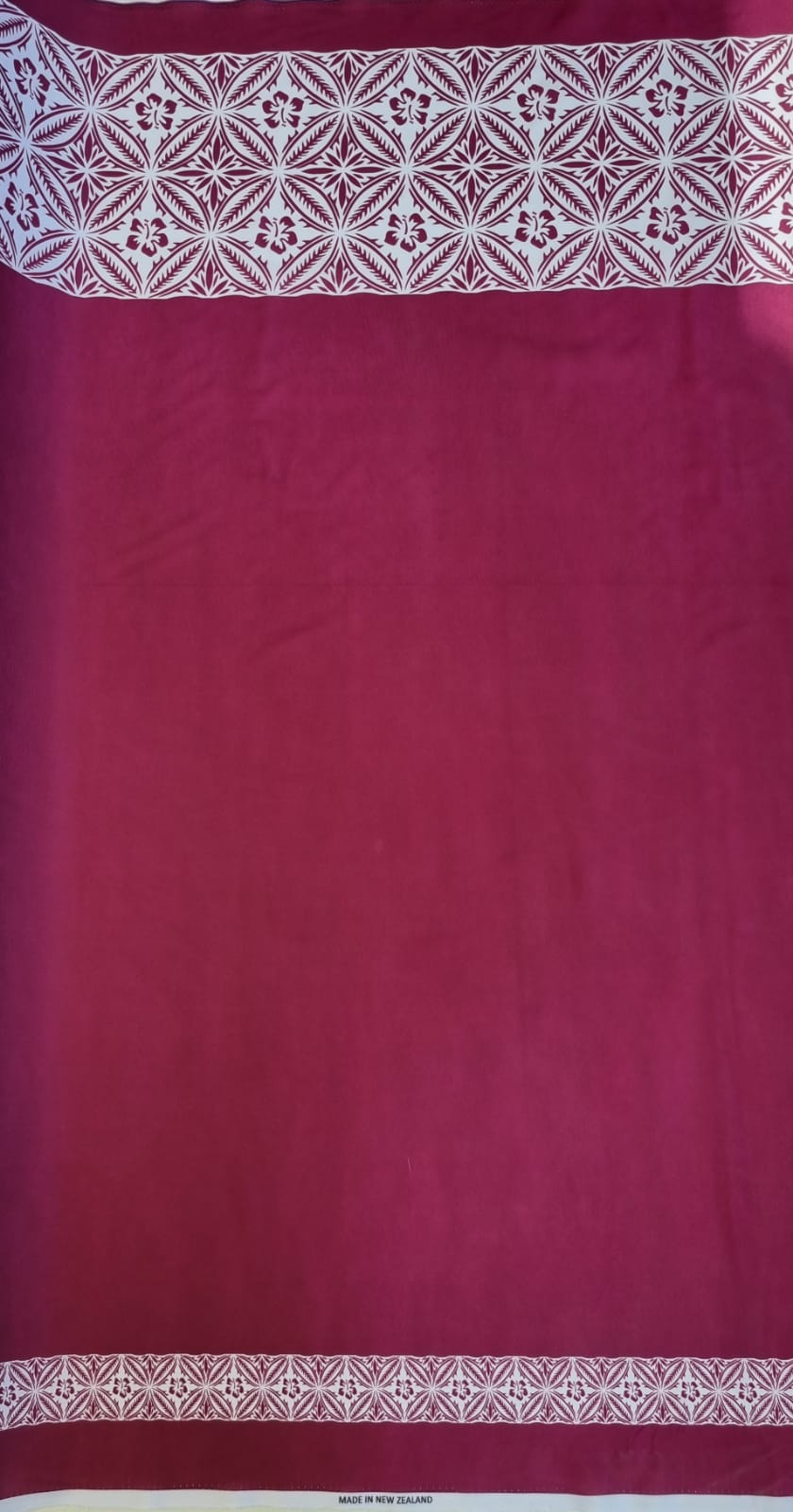 Polynesian Design #55 Maroon and White – Tokouso Fabrics